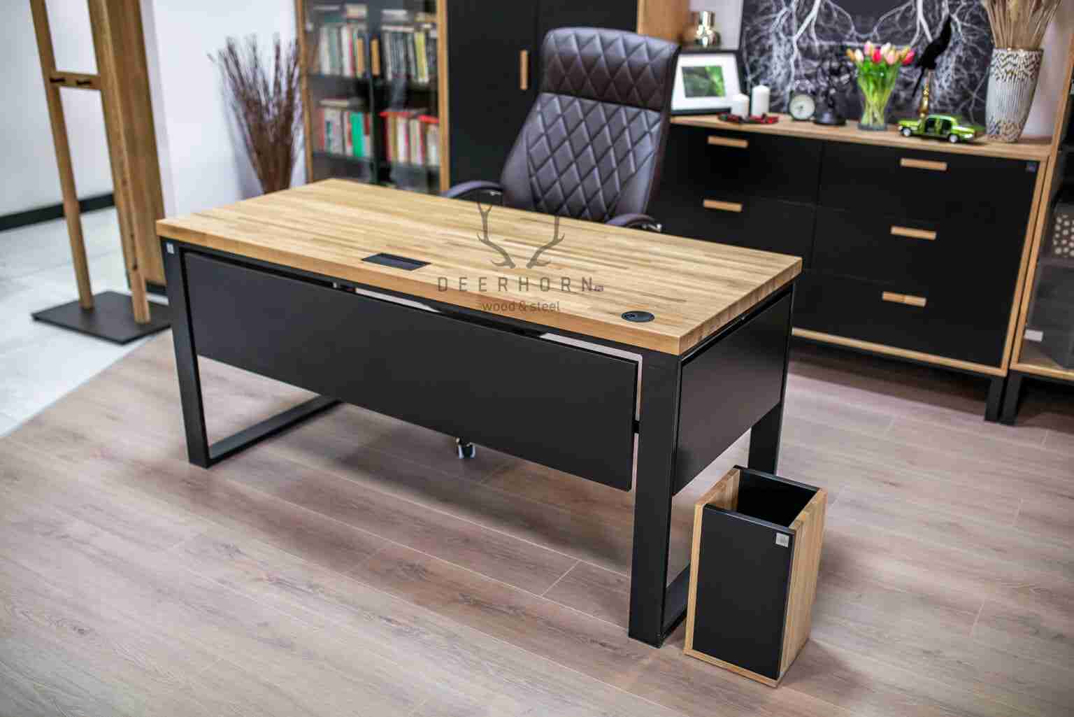 Biurko loft z drewnianym blatem na metalowych nogach 😍