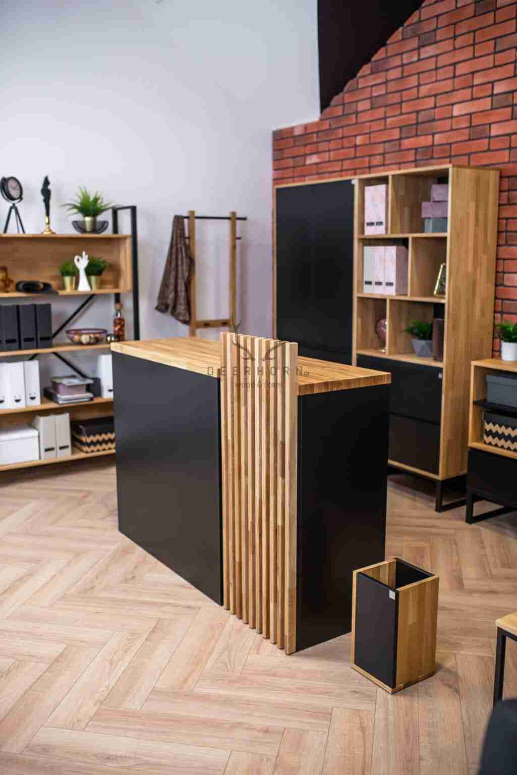Mała lada recepcyjna z lamelami. Nowoczesna recepcja loft 🖤