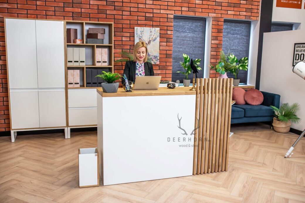 Recepcja biała robiąca duże wrażenie i z dużą dawką stylu 💛