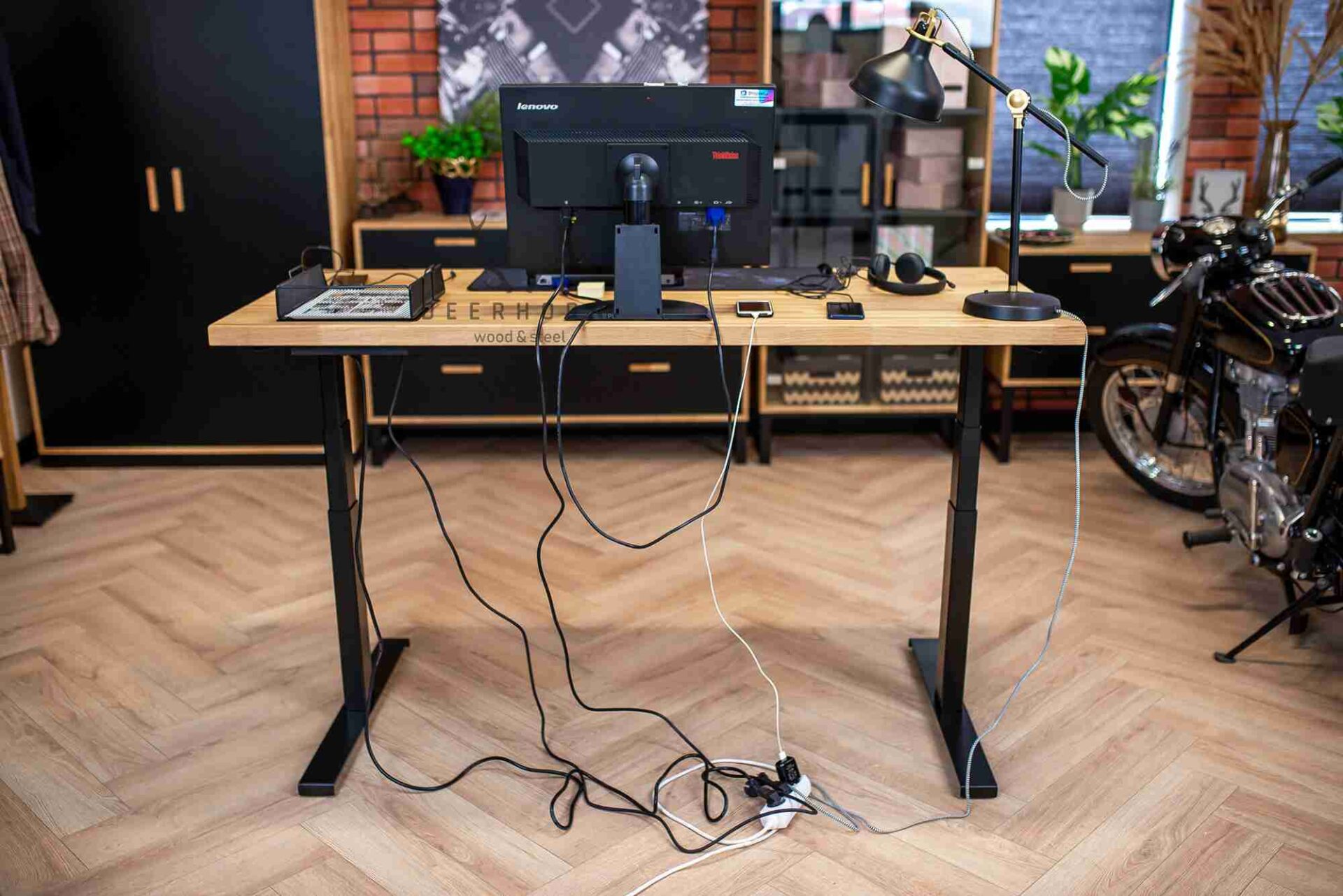 Biurko z regulacją wysokości i zasada 5s oraz Feng Shui 🤩